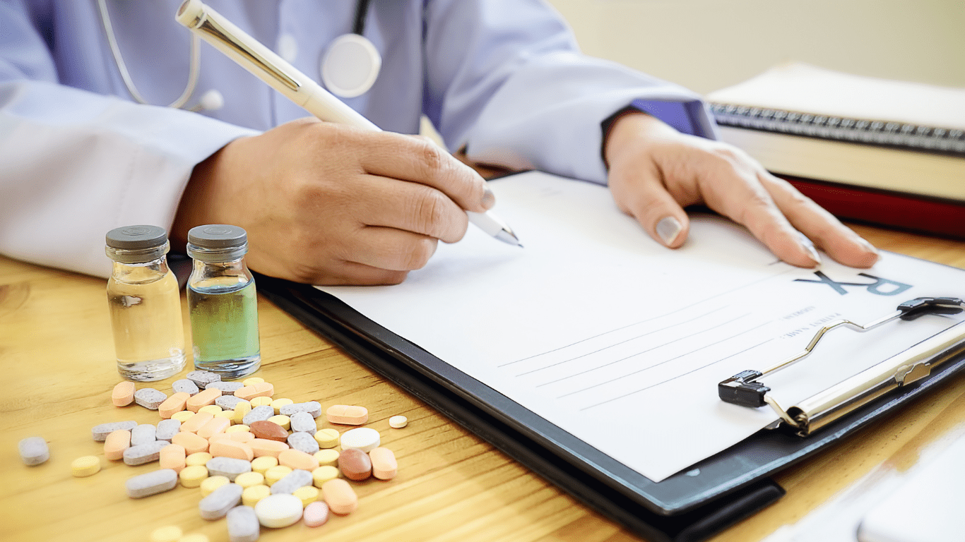 Apa itu UKAI? Serta Pentingnya Sertifikasi Profesi Apoteker | Mandira Distra Abadi